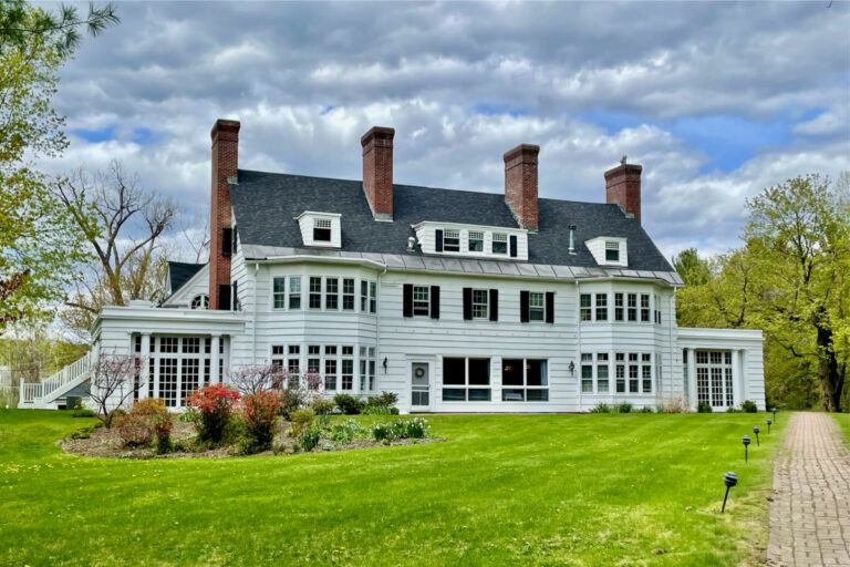 19 Best Hotels for the Most Romantic Getaways in Vermont